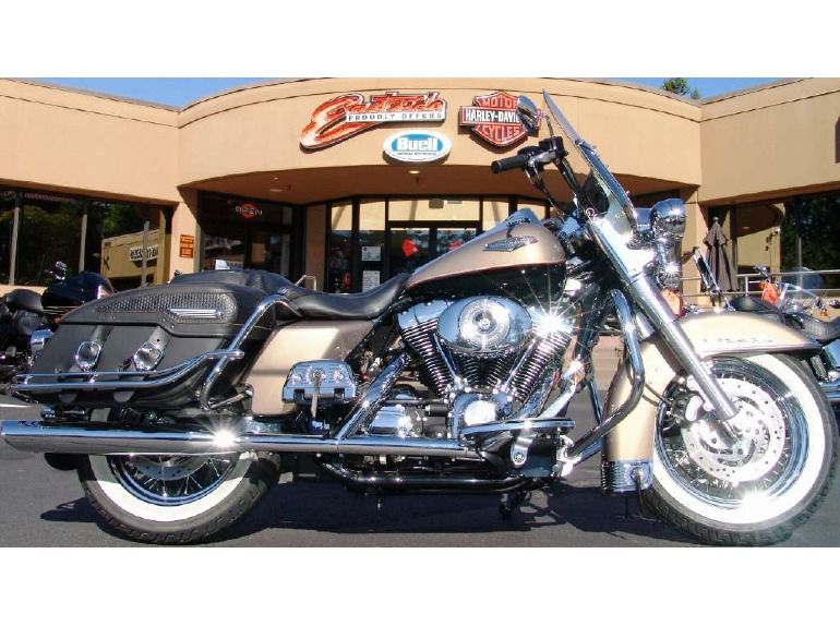 2004 Harley-Davidson FLHRCI Road King Classic for sale on 2040-motos
