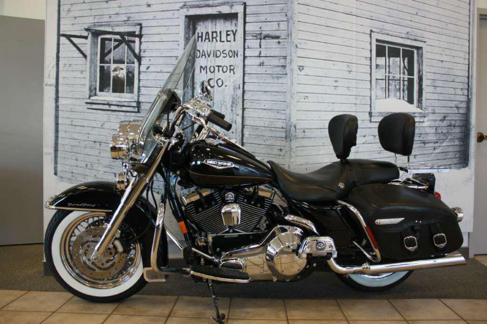 Buy 2002 Harley-Davidson FLHRCI Road King Classic on 2040-motos