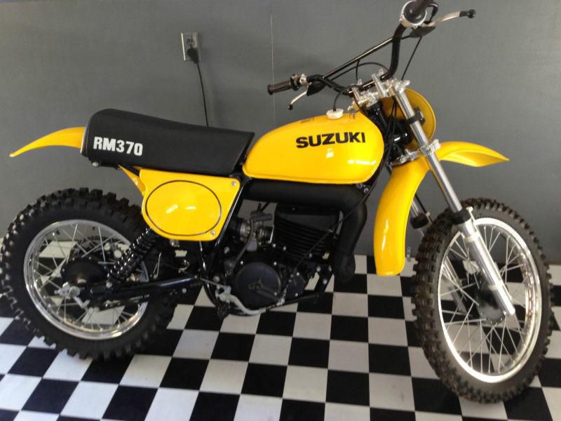 1976 SUZUKI RM370 for sale on 2040-motos
