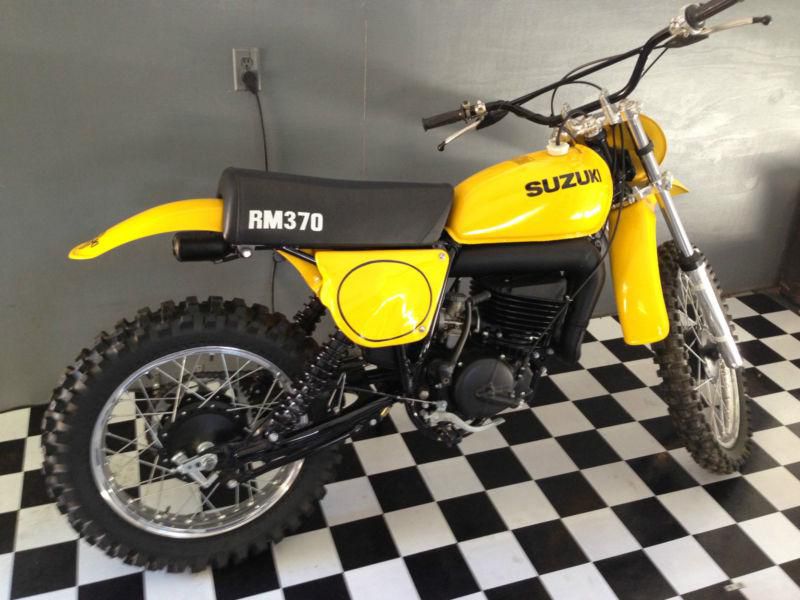 1976 SUZUKI RM370 for sale on 2040-motos