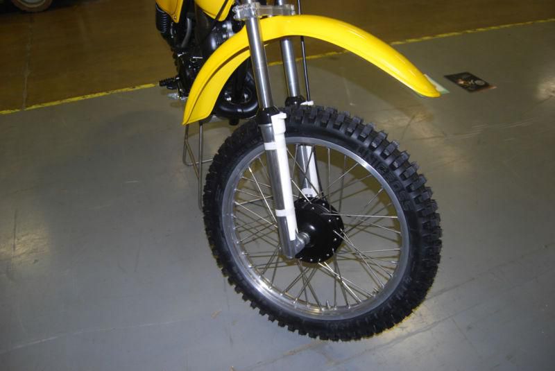 Absolutely Mint 1976 Suzuki RM 370 AHRMA, Show for sale on 2040-motos