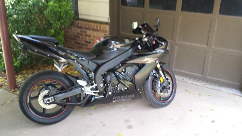 Buy ***2006 Yamaha R1 50th Anniversary*** on 2040-motos