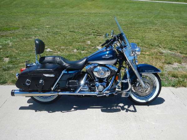 Buy 2002 Harley-Davidson FLHRCI Road King Classic on 2040-motos